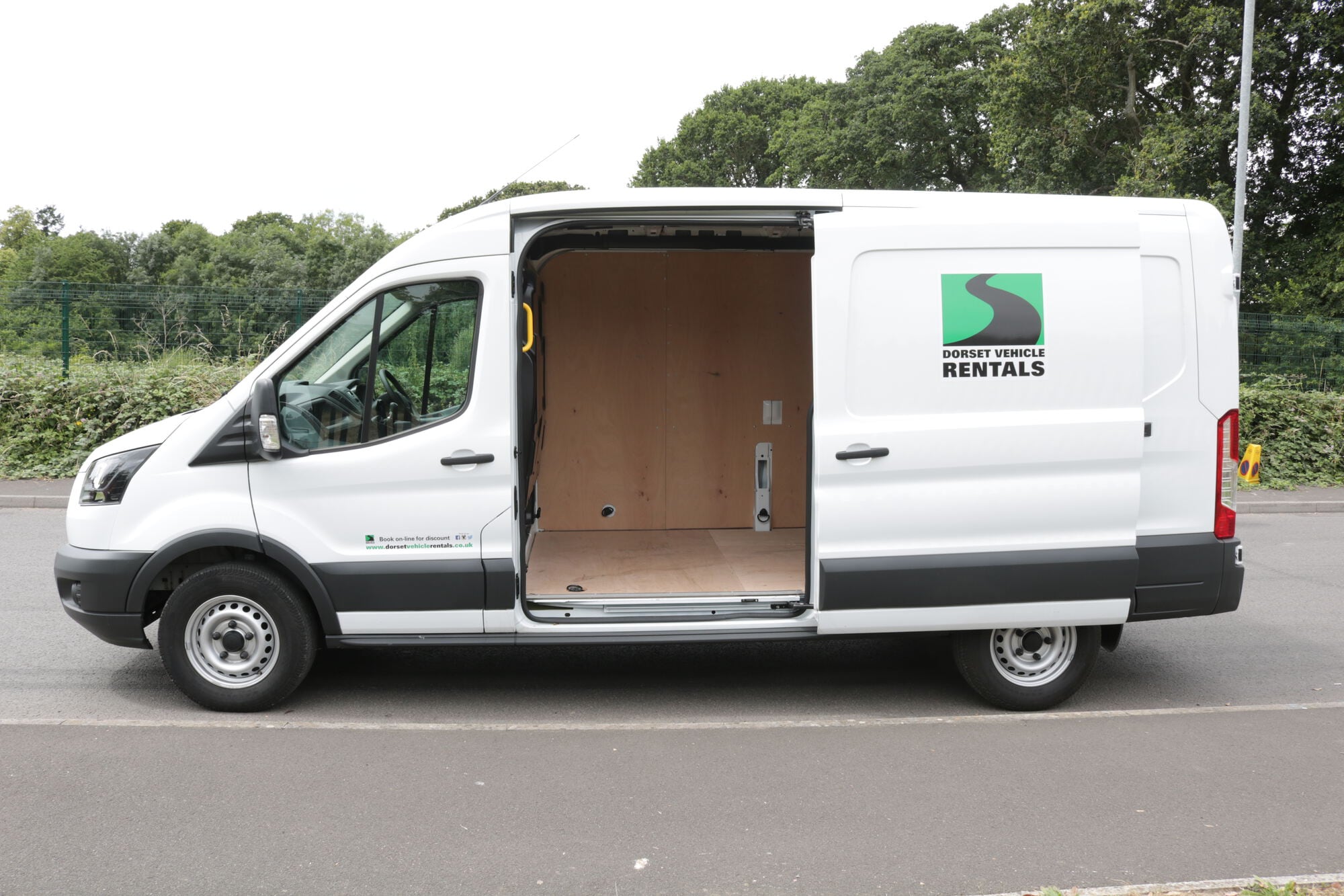 LARGE VAN (3M) - Dorset Vehicle Rentals