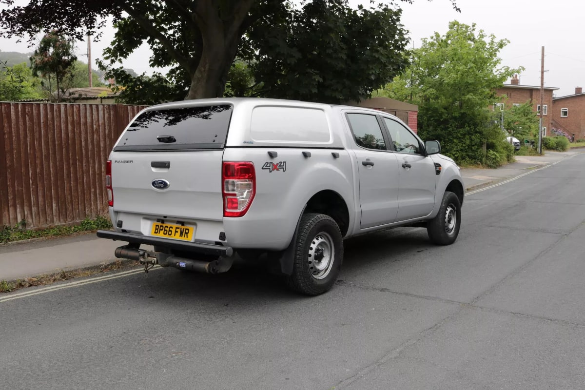 4X4 CREW CAB PICKUP - Dorset Vehicle Rentals