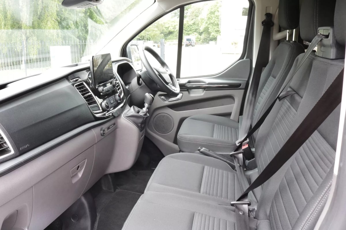 MEDIUM CREW CAB VAN - Dorset Vehicle Rentals