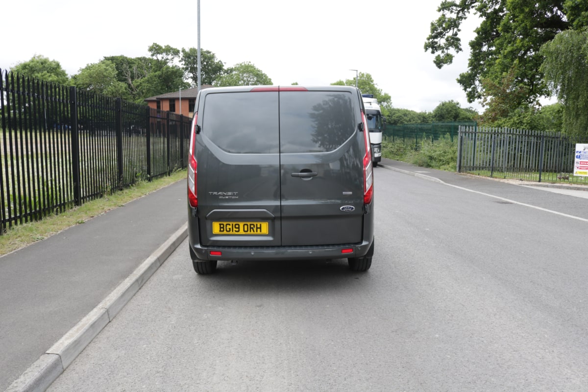 MEDIUM CREW CAB VAN - Dorset Vehicle Rentals