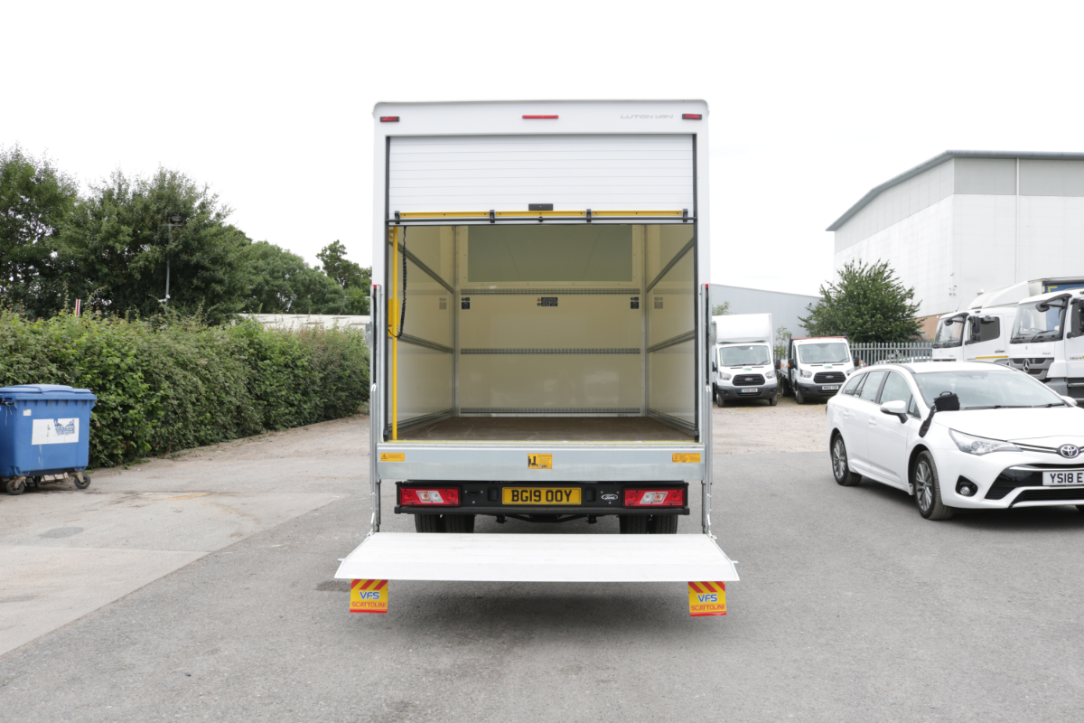 3.5TONNE LUTON WITH TAIL LIFT - Dorset Vehicle Rentals